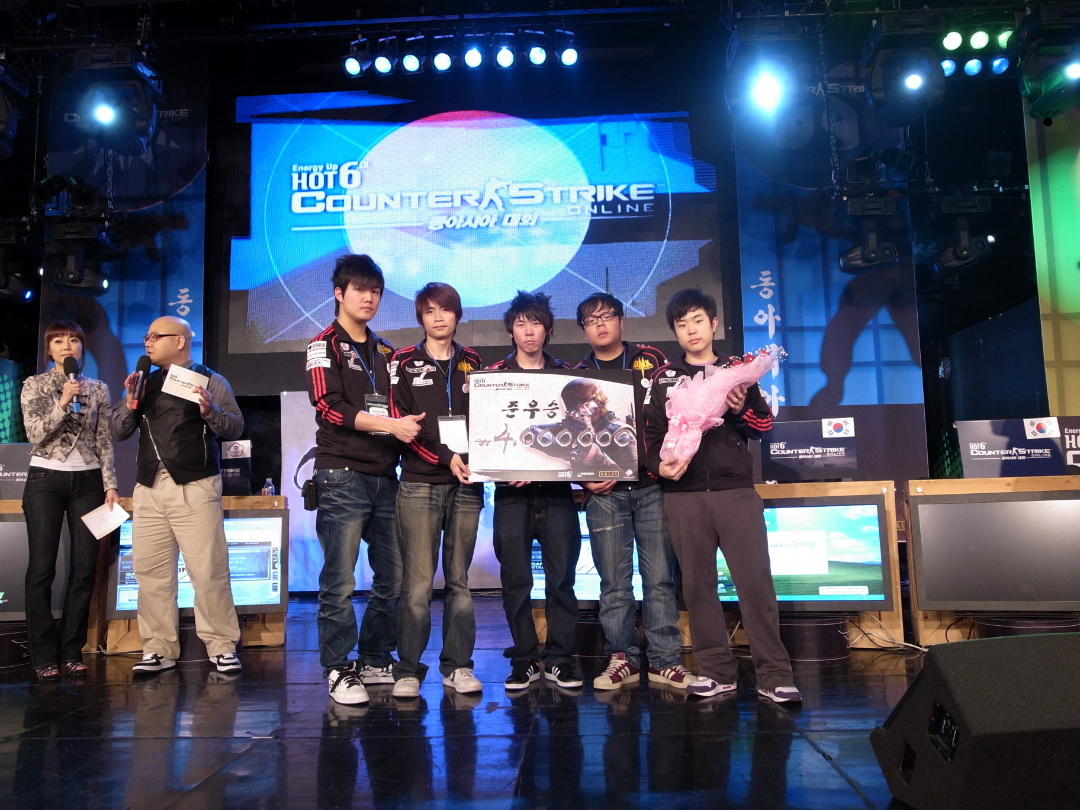 《CS Online》東亞大賽「UMX」二度對上韓國勁敵 終獲亞軍殊榮《Counter Strike Online》 - 巴哈姆特