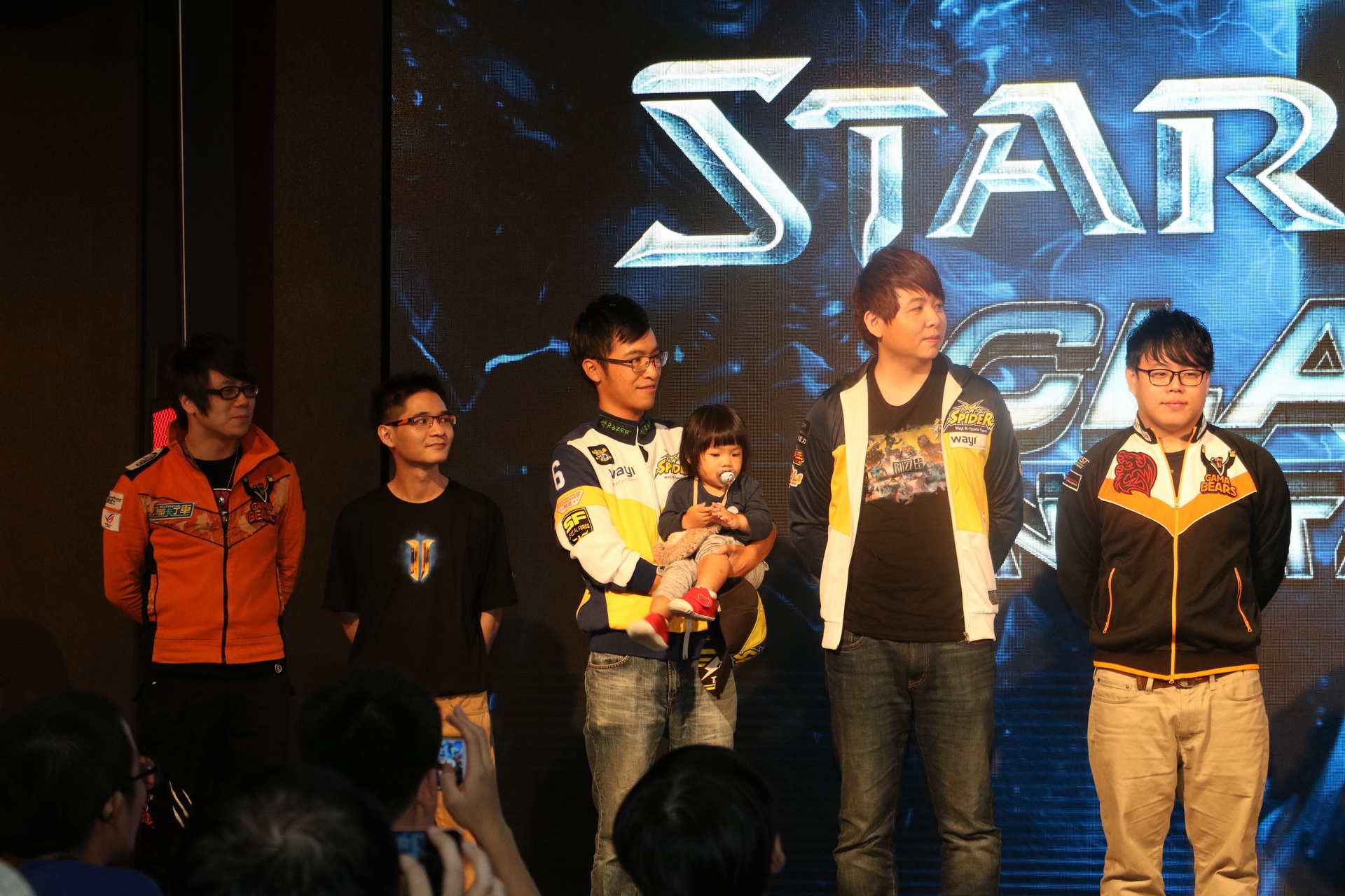 《星海爭霸 2》經典邀請賽今日開打 Sen、Ian、Hui 等選手披上昔日隊伍戰袍登台《StarCraft 2：Legacy of the ...