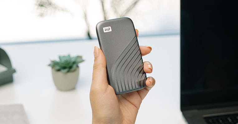 Western Digital 推出新款手掌大小 WD My Passport SSD、擁有流線型金屬設計 - 巴哈姆特