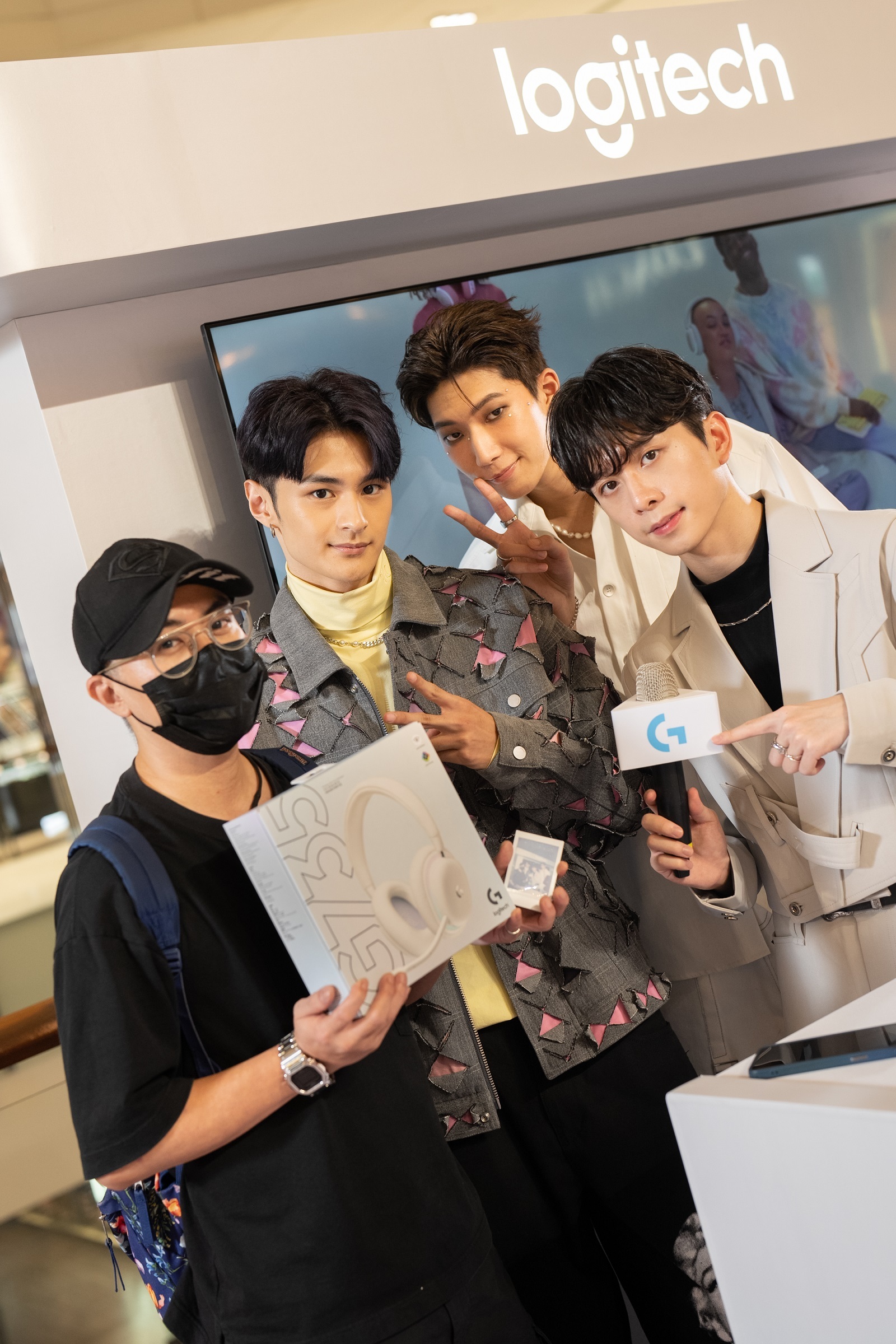 Logi Store 羅技快閃店桃園登場 新改版「G502 X」系列無線電競滑鼠現場展出 - 巴哈姆特