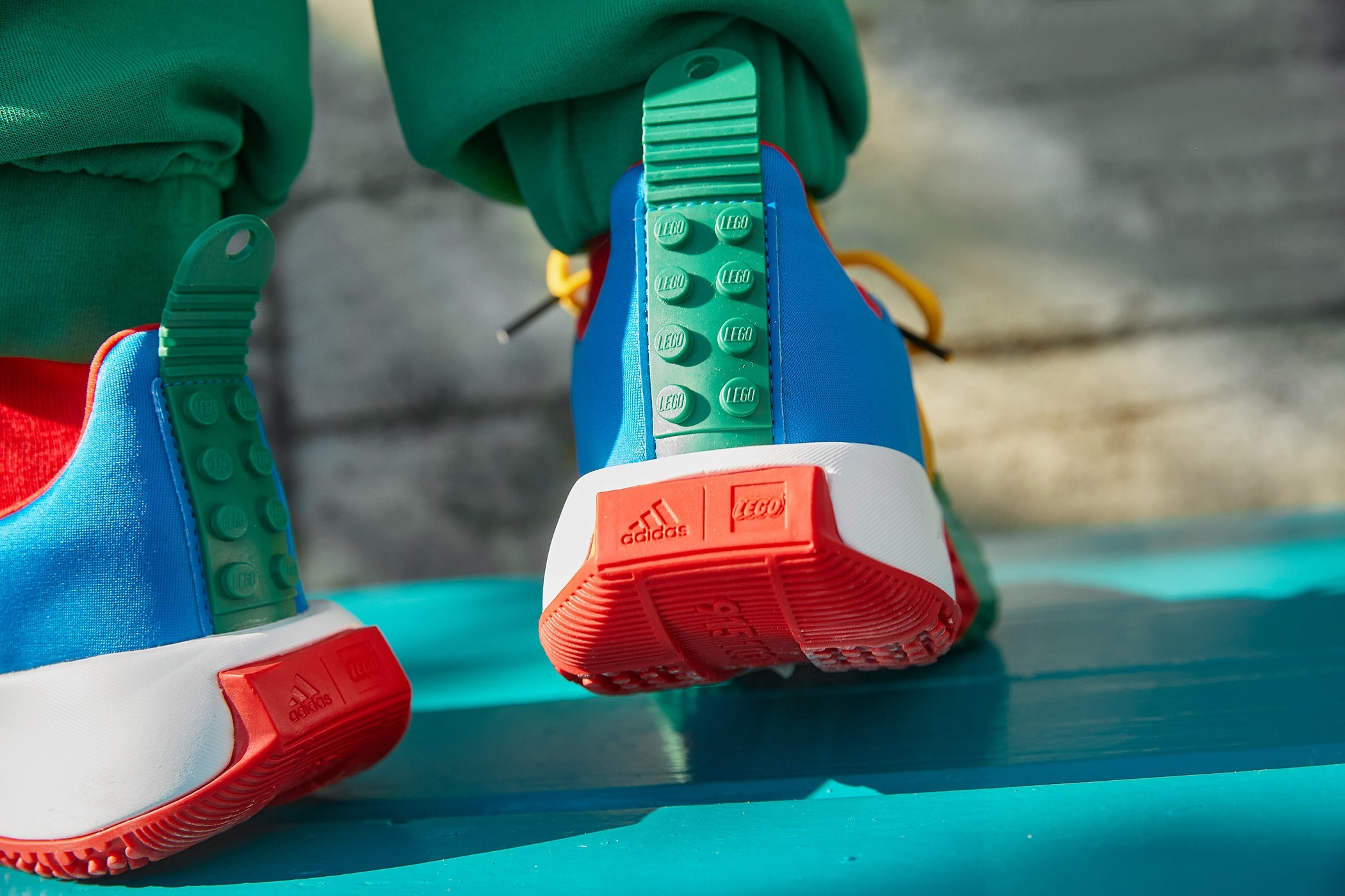 adidas x LEGO 展開聯名 推出一系列兒童鞋款與服飾 - 巴哈姆特