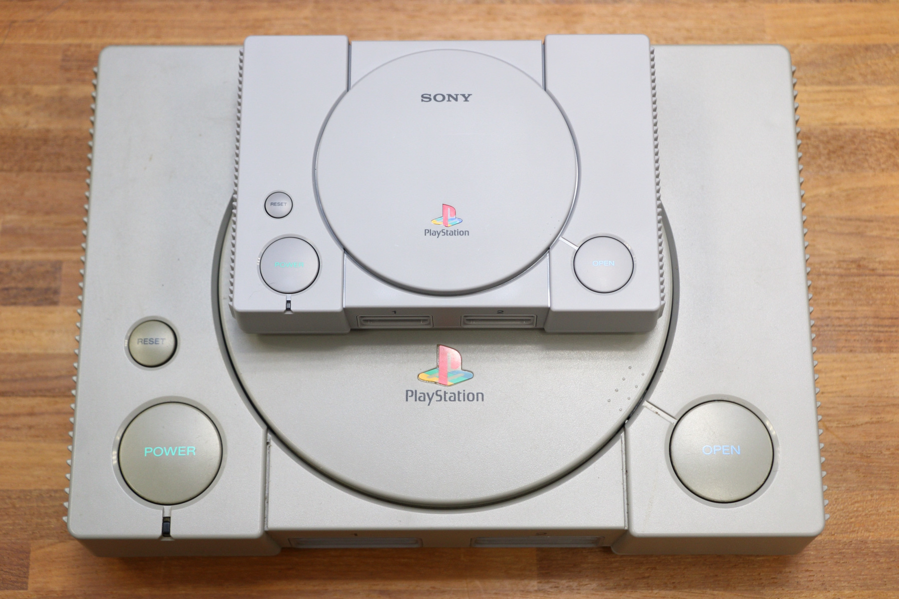 【開箱】迷你 PS 主機「PlayStation Classic」一手開箱 重溫次世代黎明期經典樂趣 - 巴哈姆特