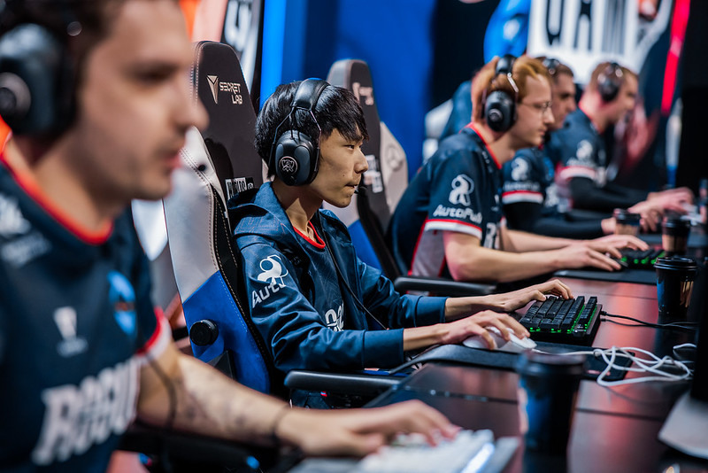 《英雄聯盟》世界大賽八強賽 JDG 直落三擊敗 RGE 明日 T1 對戰老對手 RNG《League of Legends》 - 巴哈姆特