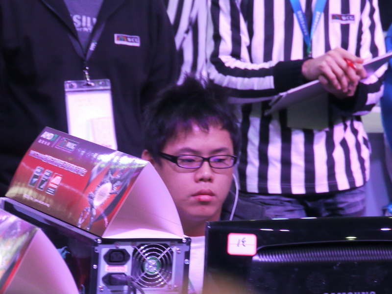 【WCG 09】《精英賽車 4》劉祐辰挺進前四強 明日將全力奪牌 - 巴哈姆特