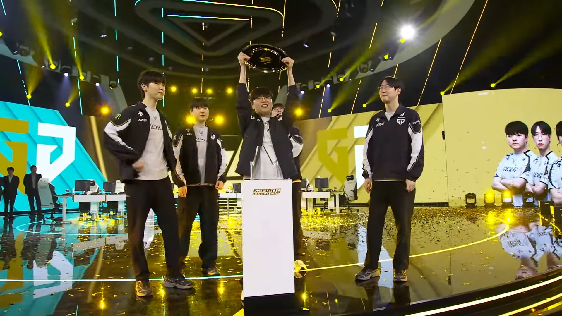 【情報】EWC 電競世界盃 GEN 奪得冠軍 選擇將 HLE、T1、AL 碎片納入冠軍底座 @英雄聯盟 League of Legends 哈啦板 - 巴哈姆特