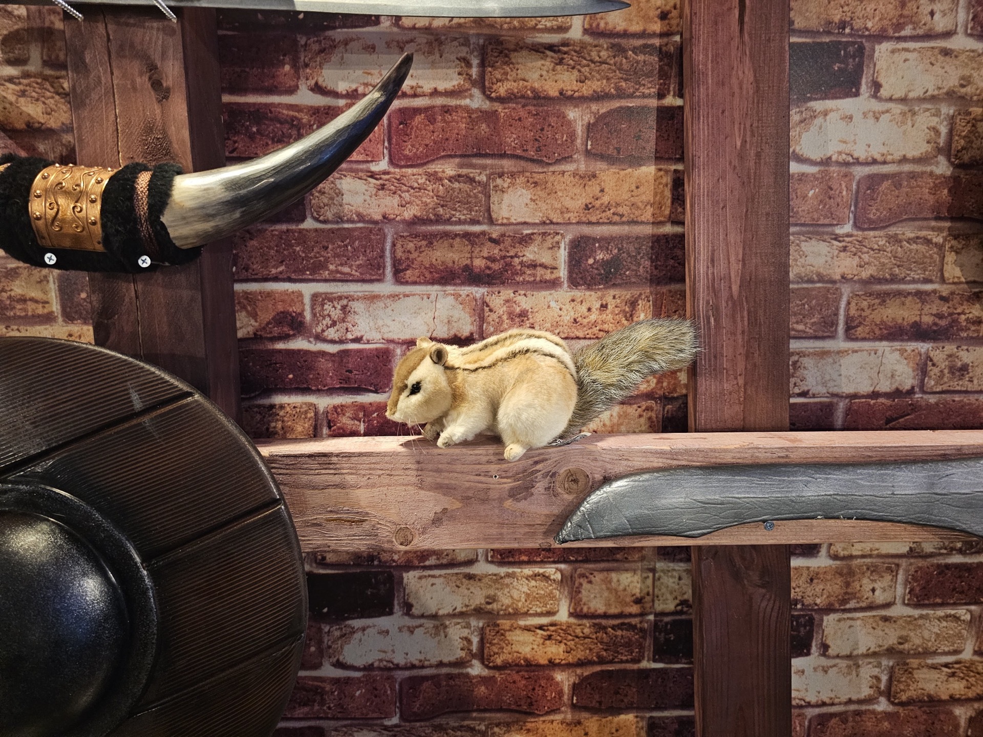 【BitS25】真人 NPC 專業互動！BitSummit「冒險者酒場」重現奇幻 RPG 世界 - 巴哈姆特