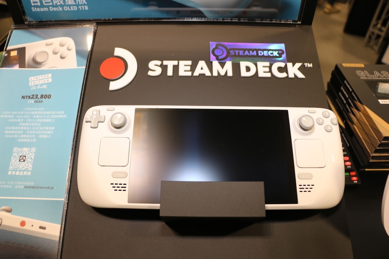 白色 Steam Deck 首度在台灣展覽亮相！KOMODO 同步展出漫畫平台 NIUHI - 巴哈姆特