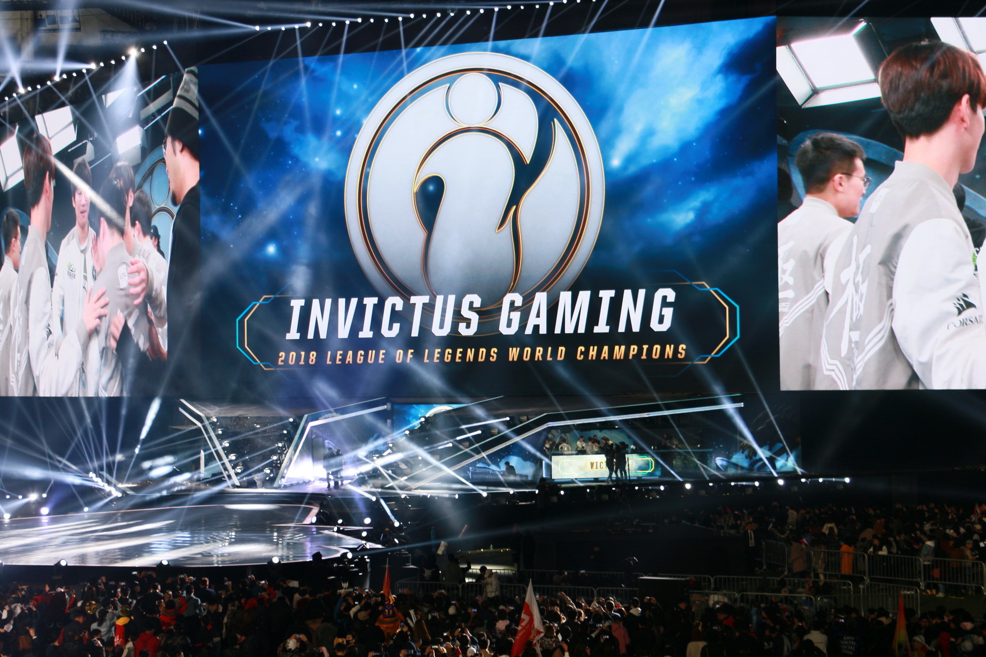 《英雄聯盟》中國 IG 強攻大勝歐洲 FNC 奪 2018 世界冠軍寶座 選手 Rookie 落淚感謝粉絲《League of Legends》 - 巴哈姆特