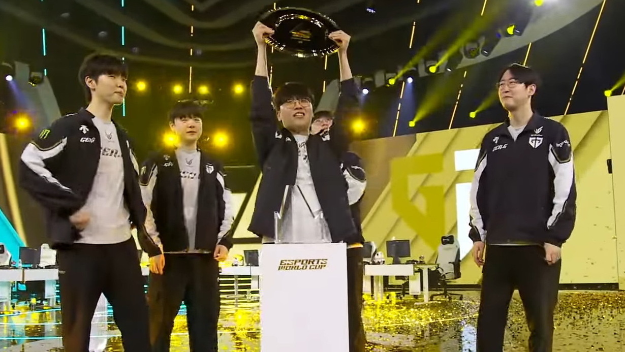 《英雄聯盟》EWC 電競世界盃 GEN 奪得冠軍 選擇將 HLE、T1、AL 碎片納入冠軍底座《League of Legends》 - 巴哈姆特