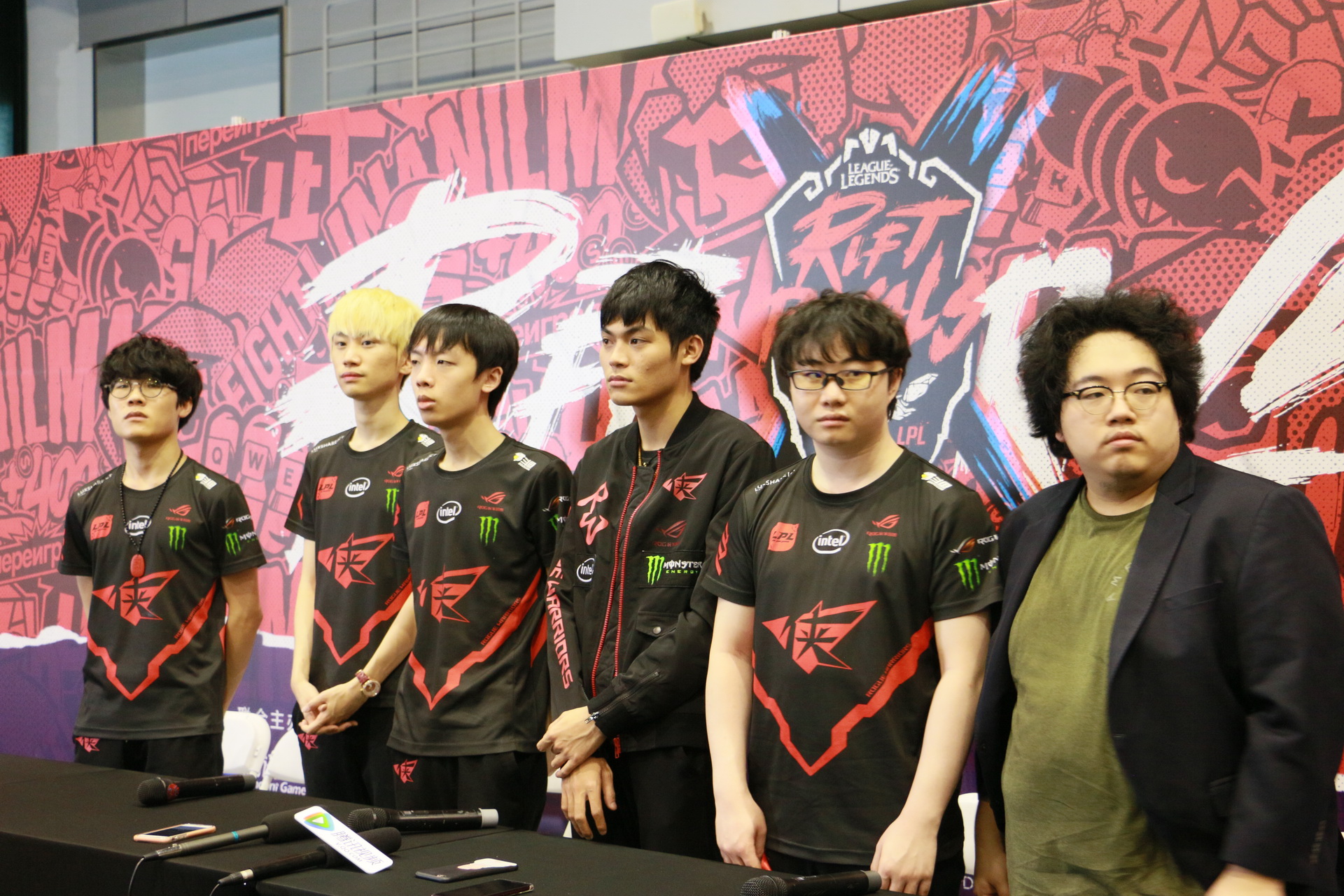 《英雄聯盟》亞洲對抗賽 RW 教練牛排對小組賽戰績不滿意 Mouse：去年高雄 RR 的飯好吃《League of Legends》 - 巴哈姆特