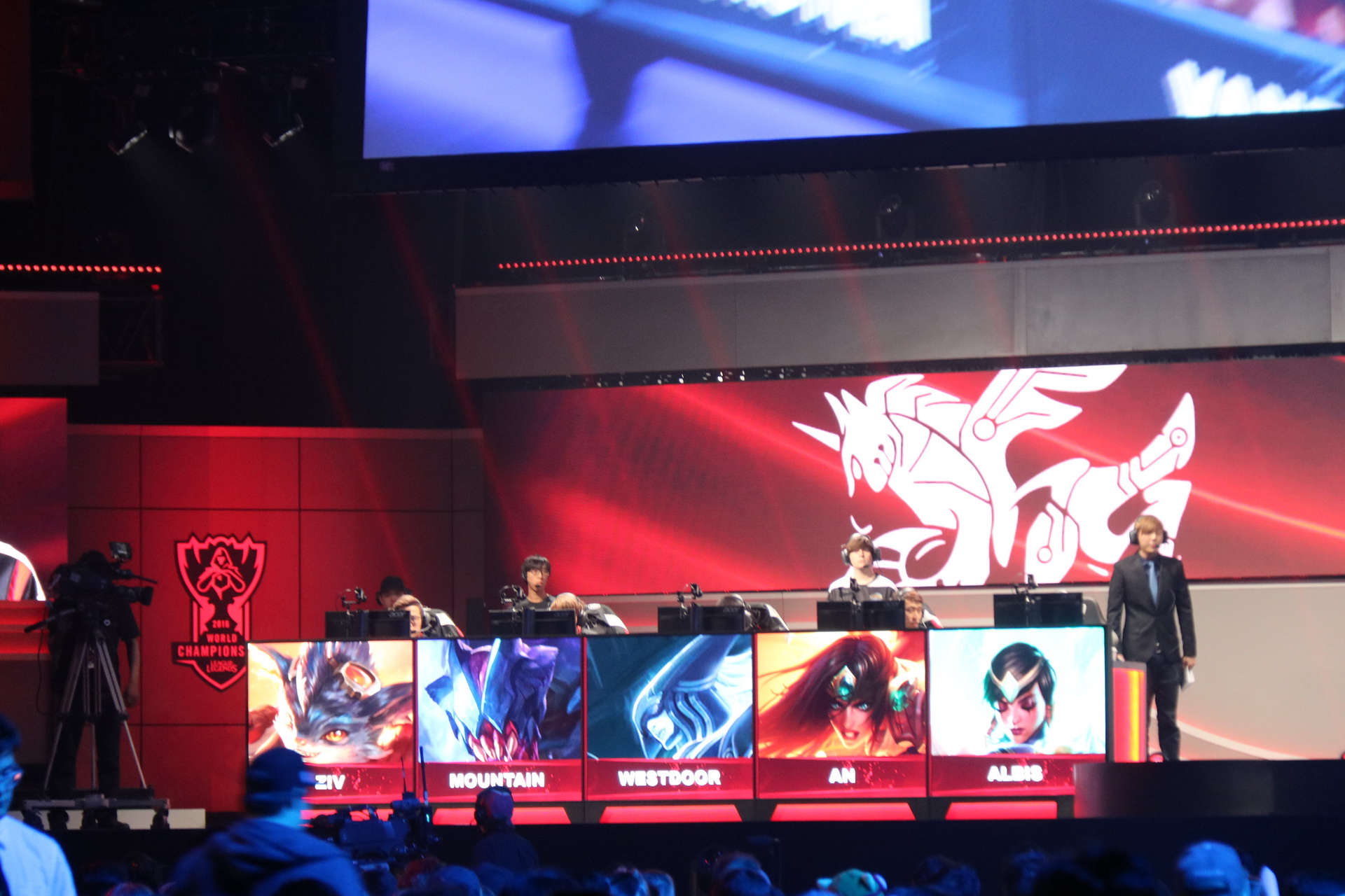 《英雄聯盟》隊伍 H2K 擊敗 ahq 取得 2016 世界大賽小組賽第二週賽事一勝《League of Legends》 - 巴哈姆特