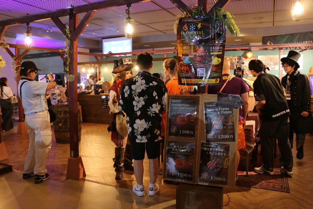 【BitS25】真人 NPC 專業互動！BitSummit「冒險者酒場」重現奇幻 RPG 世界 - 巴哈姆特