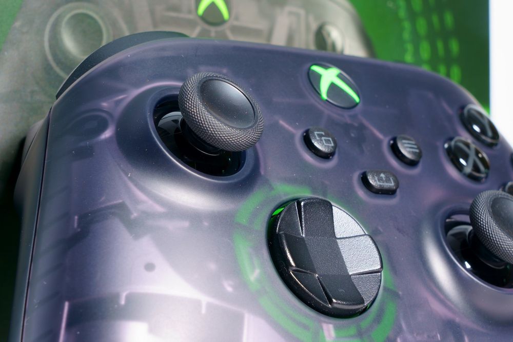 手把大廠最新力作！ Xbox 無線控制器 FH5 限量版與 20 周年特別版開箱 - 巴哈姆特