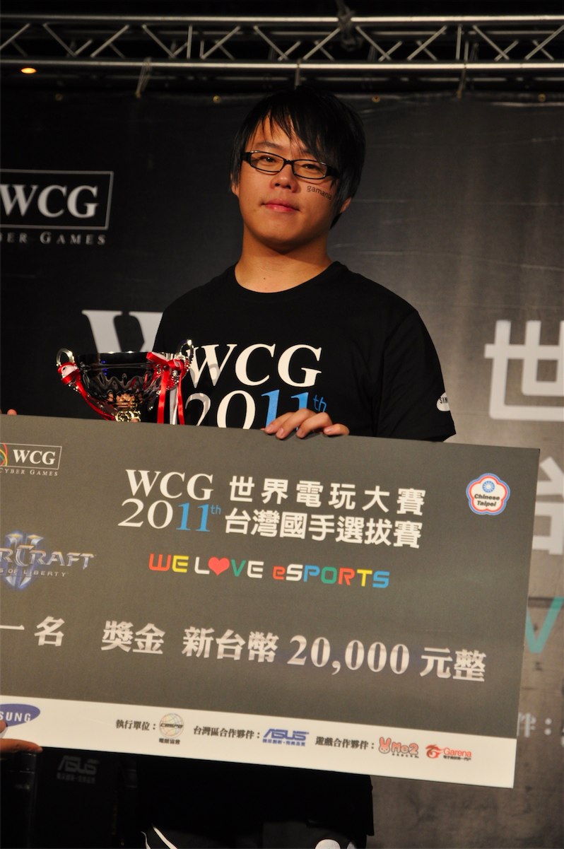 「台灣蟲王」Sen 取得 2011 WCG《星海爭霸 2》台灣國手資格《StarCraft II：Wings of Liberty》 - 巴哈姆特
