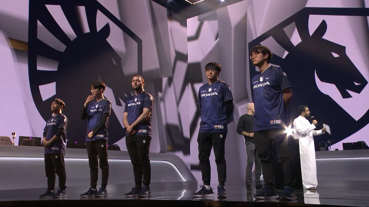 電競世界盃《英雄聯盟》T1 2：1 擊敗 LPL 戰隊 BLG 北美 TL 直落二淘汰歐洲 FNC《League of Legends》 - 巴哈姆特