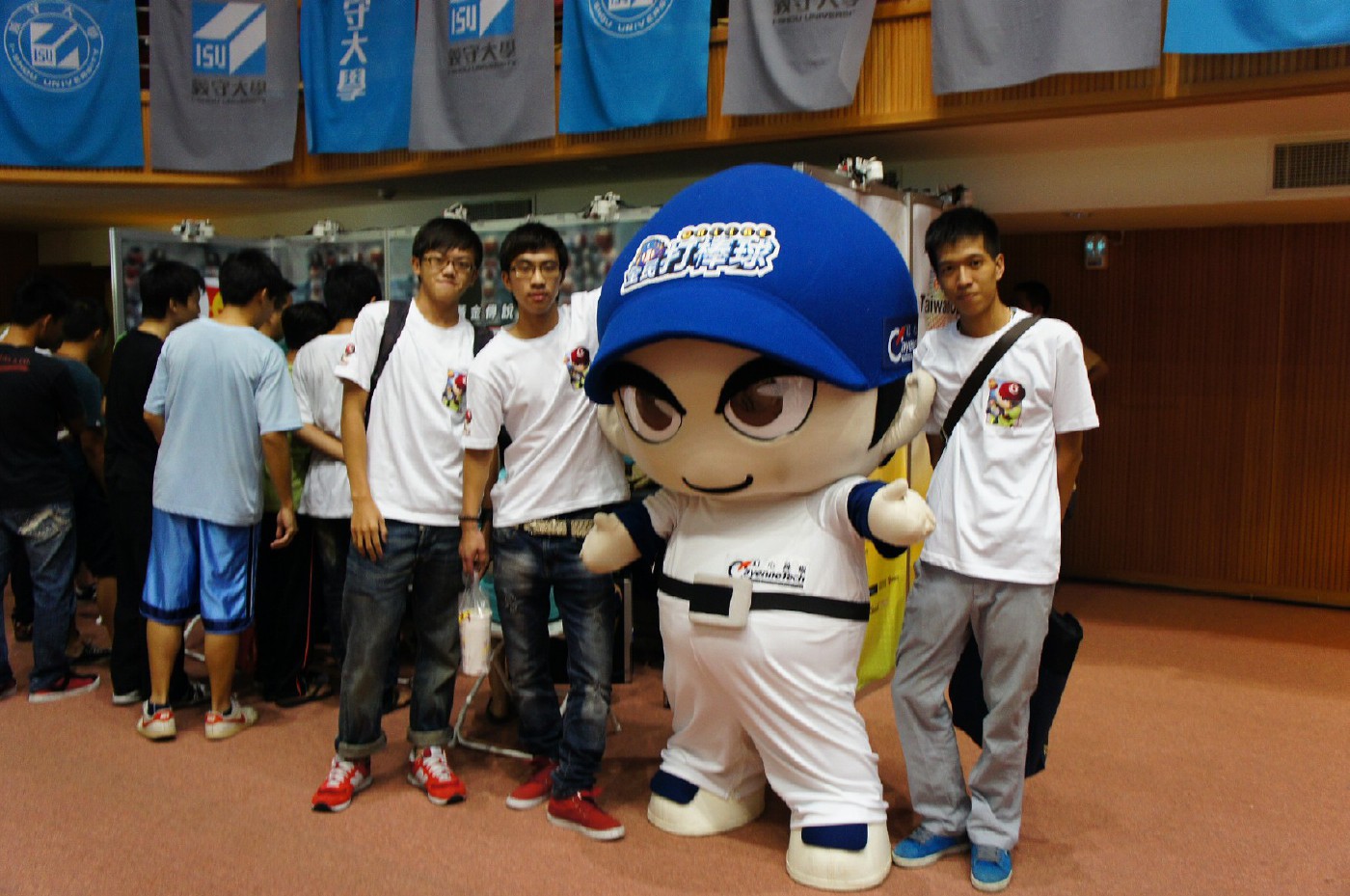 《全民打棒球 2 Online》26 日推出「2012 CPBL 6月綠卡」全新改版 - 巴哈姆特