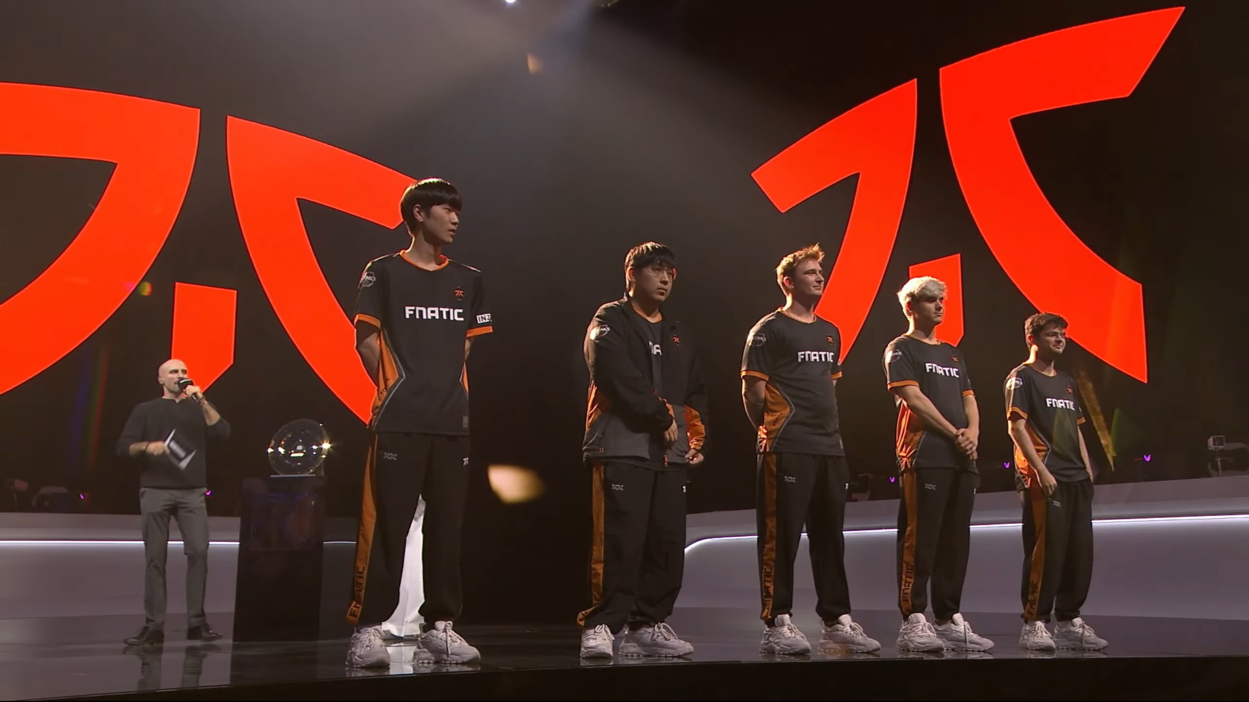 電競世界盃《英雄聯盟》T1 2：1 擊敗 LPL 戰隊 BLG 北美 TL 直落二淘汰歐洲 FNC《League of Legends》 - 巴哈姆特