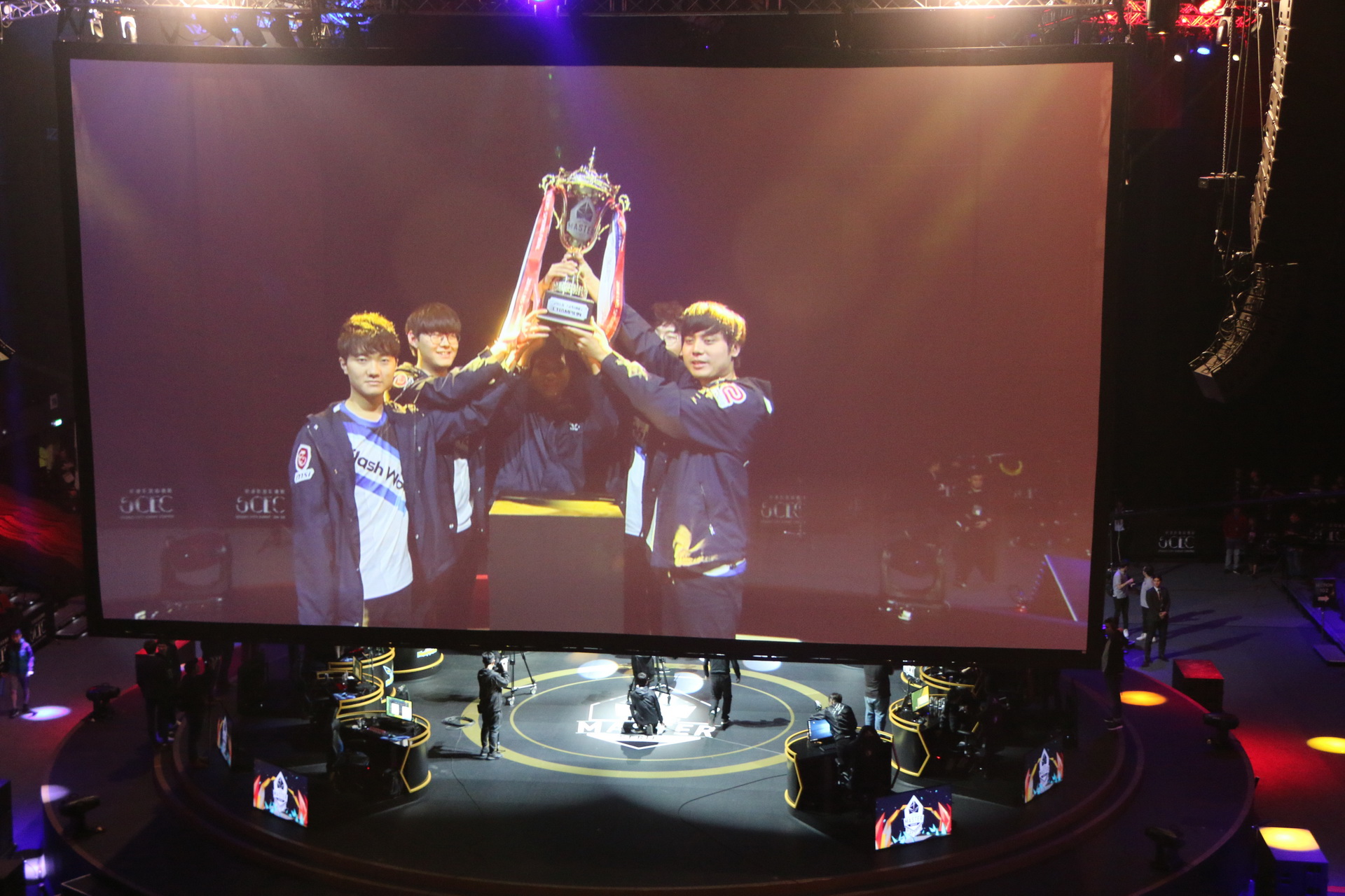 《英雄聯盟》隊伍 FW 閃電狼大勝 GRX 奪下 2018 LMS 春季冠軍寶座與 MSI 出賽資格《League of Legends》 - 巴哈姆特