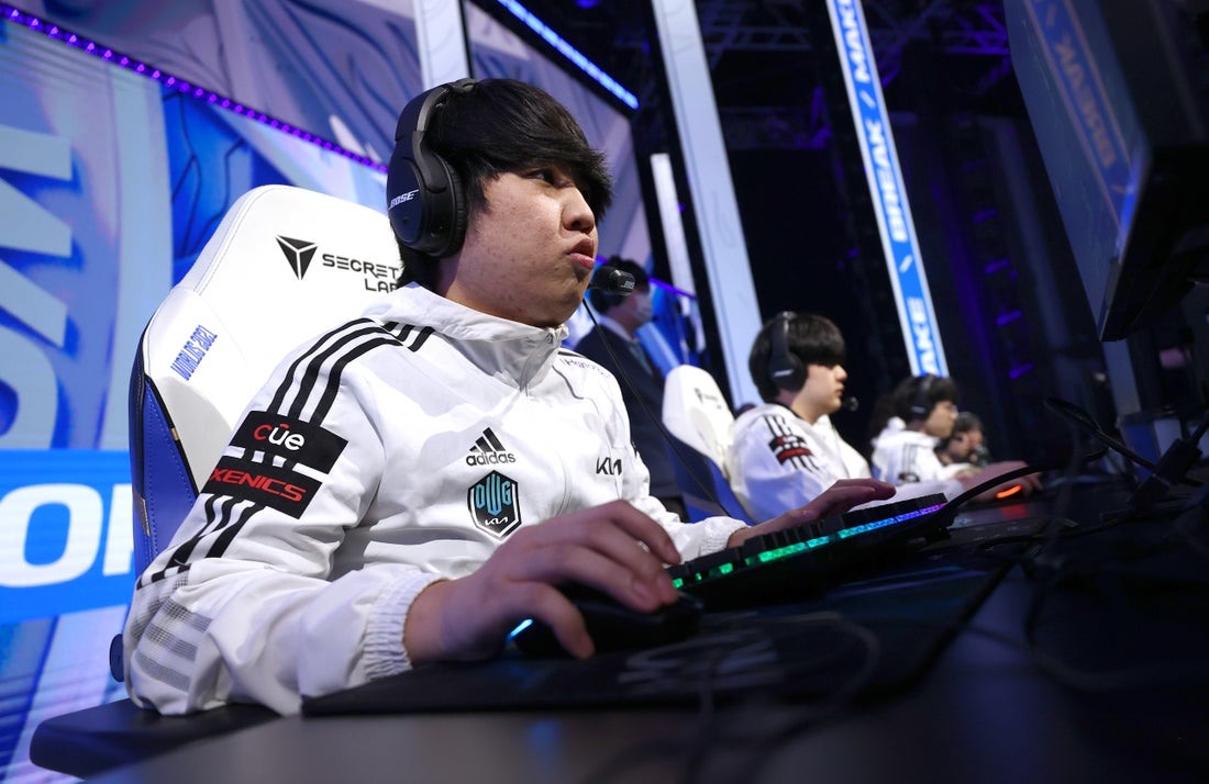 DK 蟬聯夢碎！《英雄聯盟》EDG 擊敗去年世界冠軍 拿下世界第一榮耀《League of Legends》 - 巴哈姆特