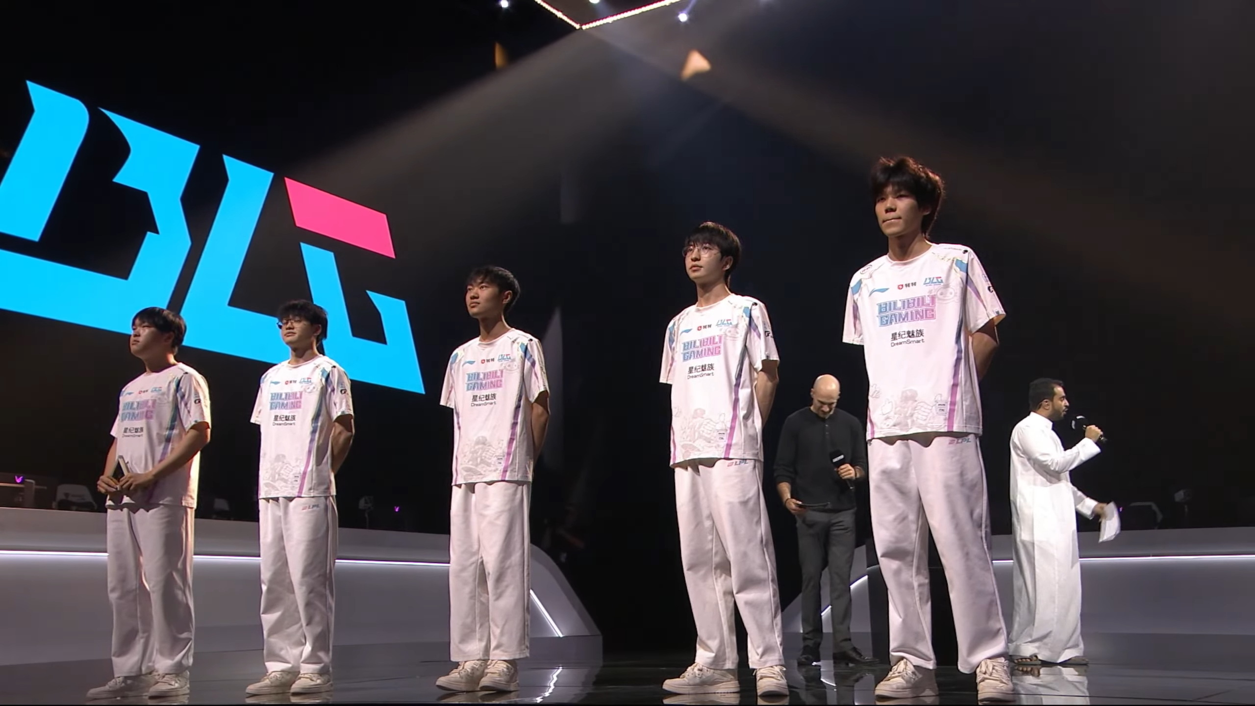 電競世界盃《英雄聯盟》T1 2：1 擊敗 LPL 戰隊 BLG 北美 TL 直落二淘汰歐洲 FNC《League of Legends》 - 巴哈姆特