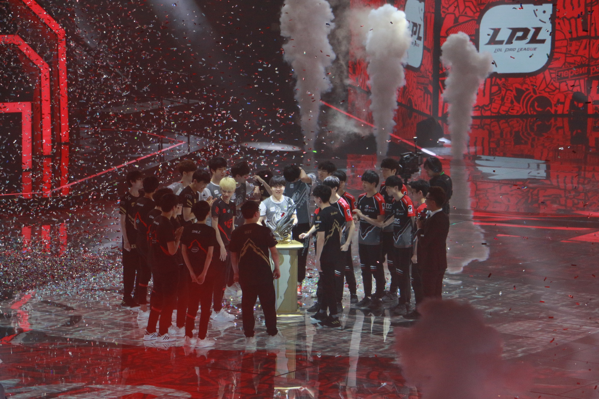 衛冕成功！《英雄聯盟》RNG 擊敗 AFS 率領 LPL 賽區奪冠 守住亞洲對抗賽冠軍寶座《League of Legends》 - 巴哈姆特