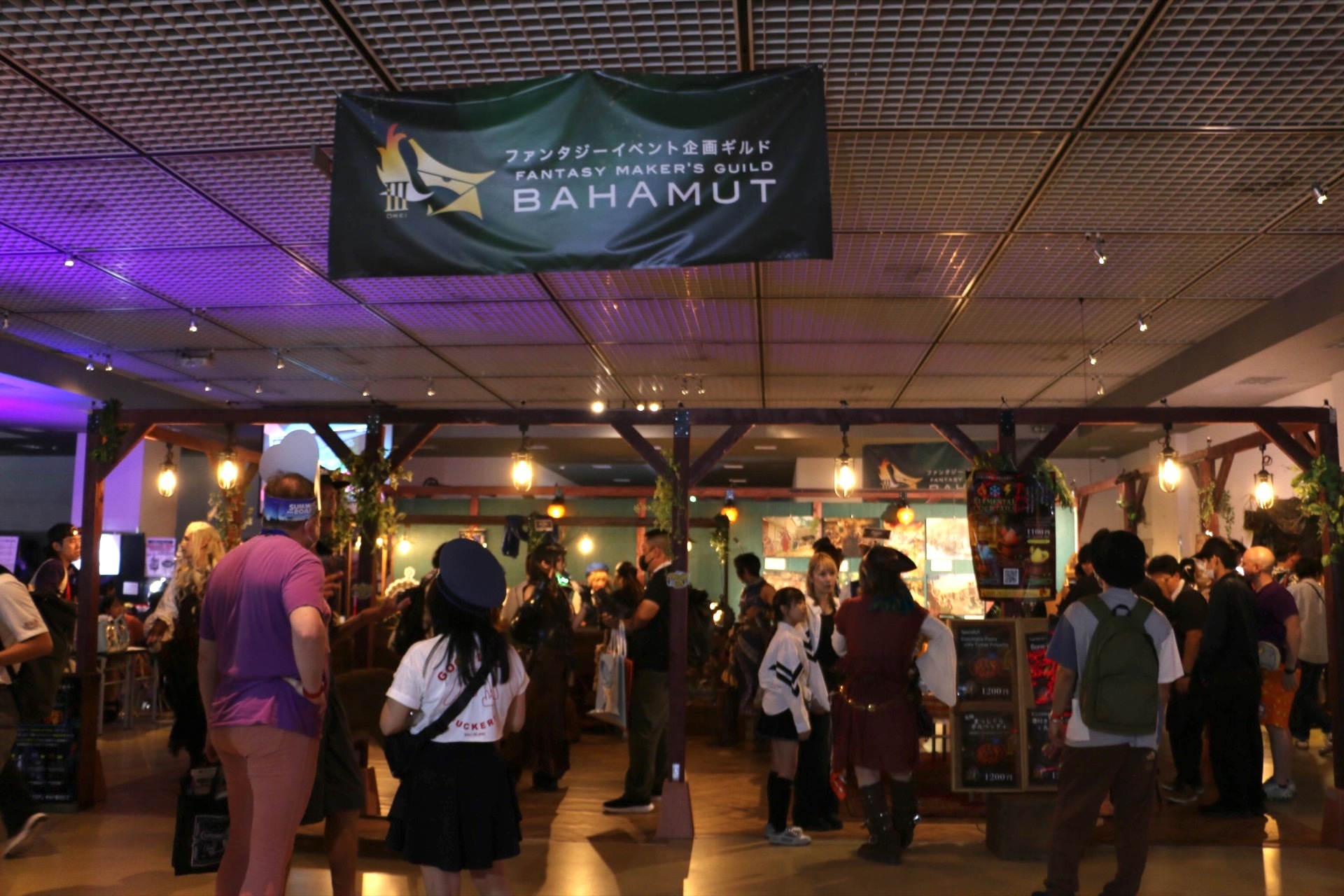 【BitS25】真人 NPC 專業互動！BitSummit「冒險者酒場」重現奇幻 RPG 世界 - 巴哈姆特