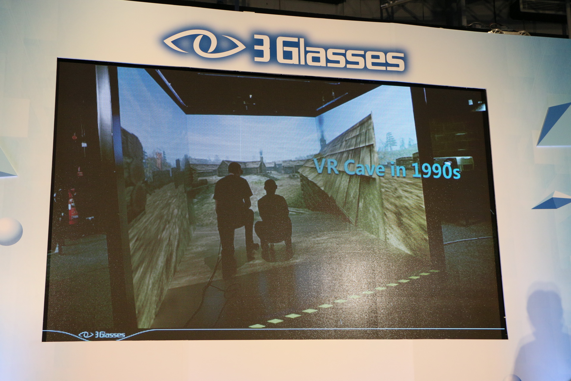 3Glasses 虛擬實境頭戴式顯示器「D2 開拓者版」上市 同步搭配多款 PC 遊戲 - 巴哈姆特