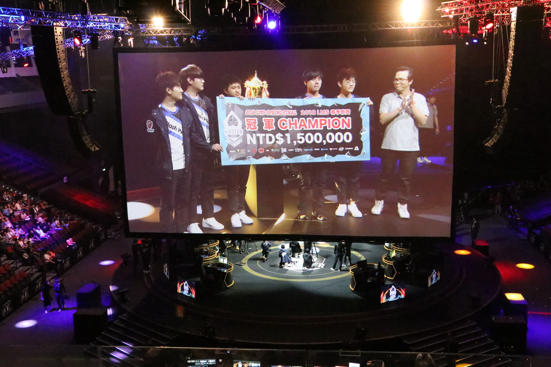 《英雄聯盟》隊伍 FW 閃電狼大勝 GRX 奪下 2018 LMS 春季冠軍寶座與 MSI 出賽資格《League of Legends》 - 巴哈姆特