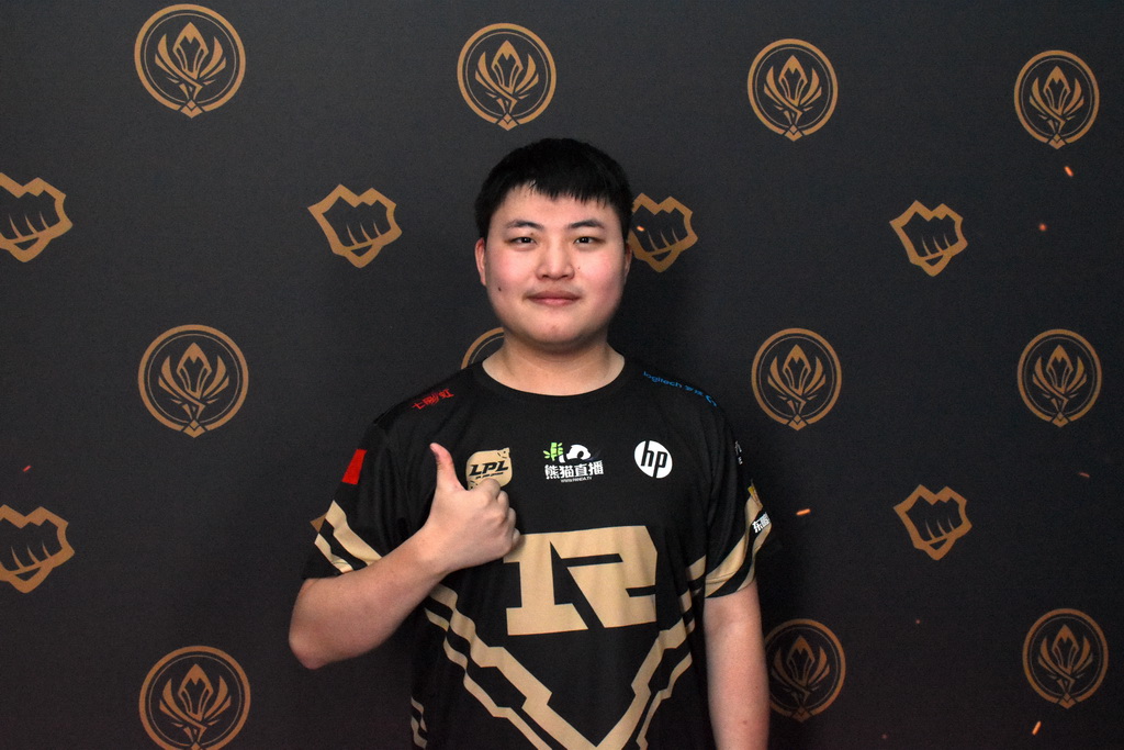 《英雄聯盟》RNG 明星 AD 選手 Uzi 談閃電狼 Betty：「進步非常快的選手」《League of Legends》 - 巴哈姆特