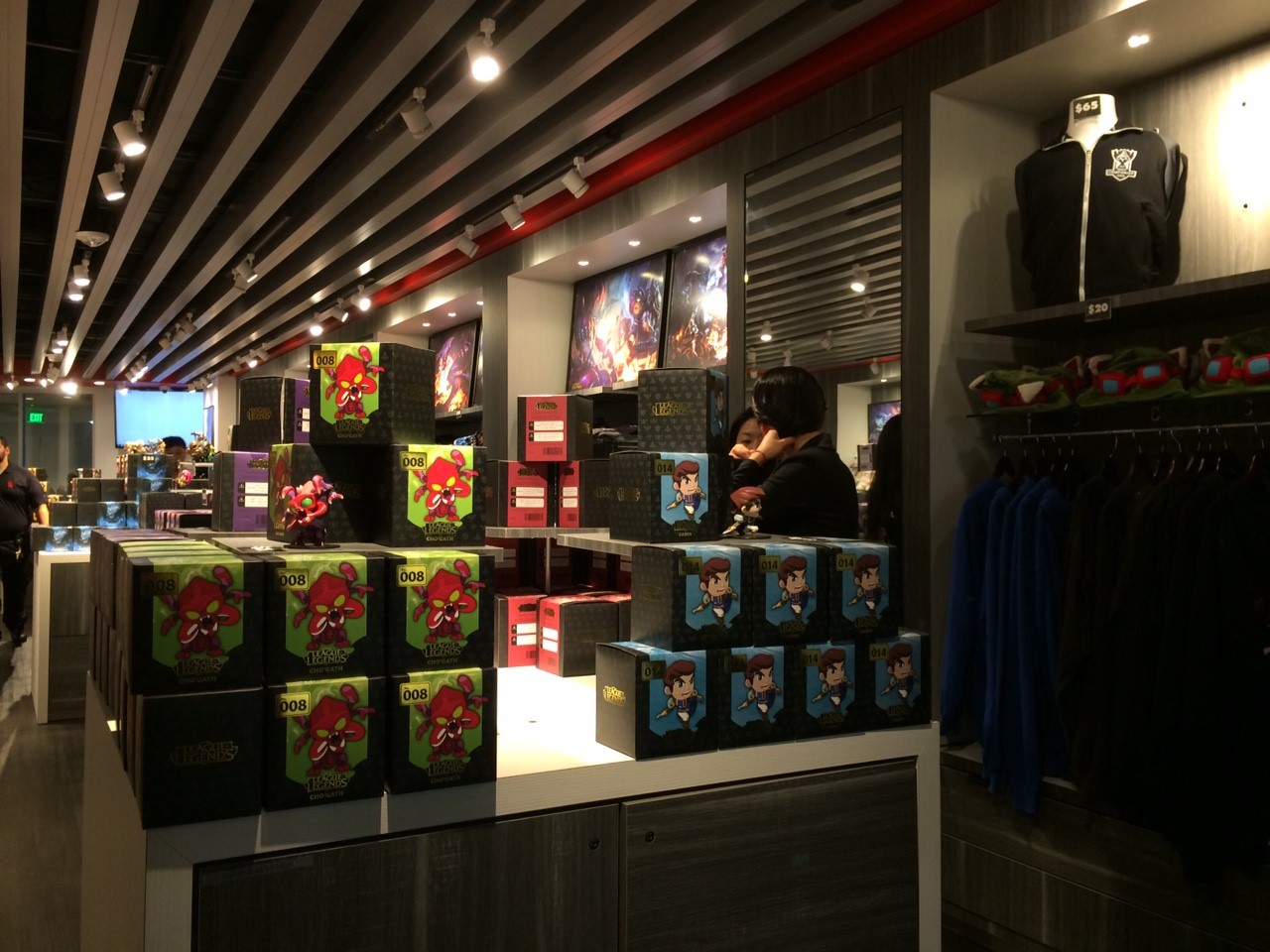 《英雄聯盟》全明星賽今日上午開打 洛杉磯 NA LCS Studio 比賽現場搶先預覽《League of Legends》 - 巴哈姆特