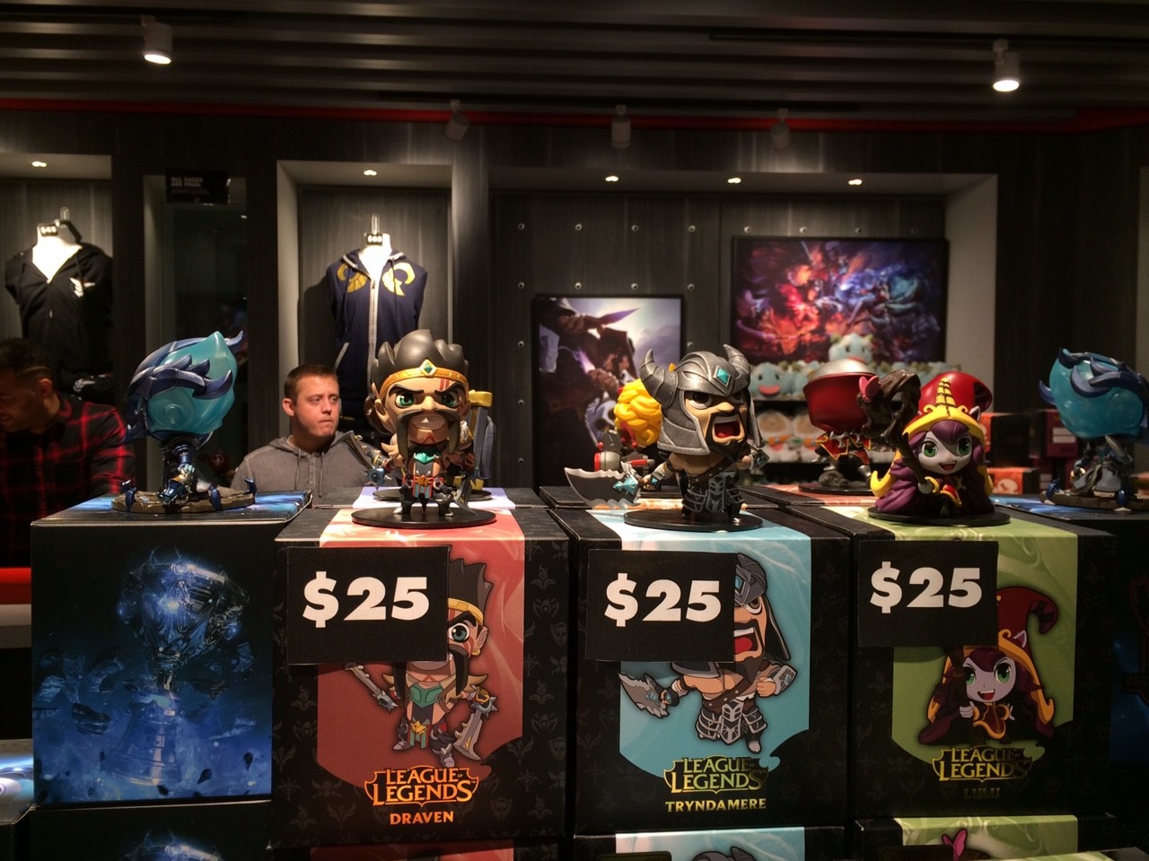 《英雄聯盟》全明星賽今日上午開打 洛杉磯 NA LCS Studio 比賽現場搶先預覽《League of Legends》 - 巴哈姆特