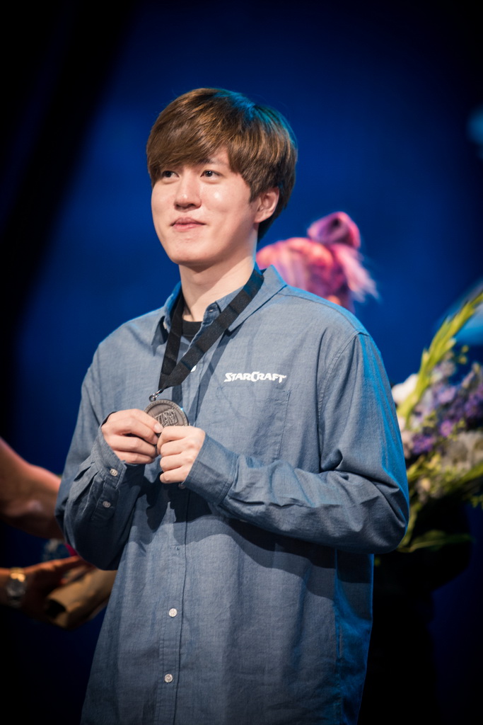 【BZ 17】《星海爭霸》高畫質重製版：終極頭銜戰 Bisu 擊敗 Jaedong 奪冠《StarCraft : Remastered》 - 巴哈姆特