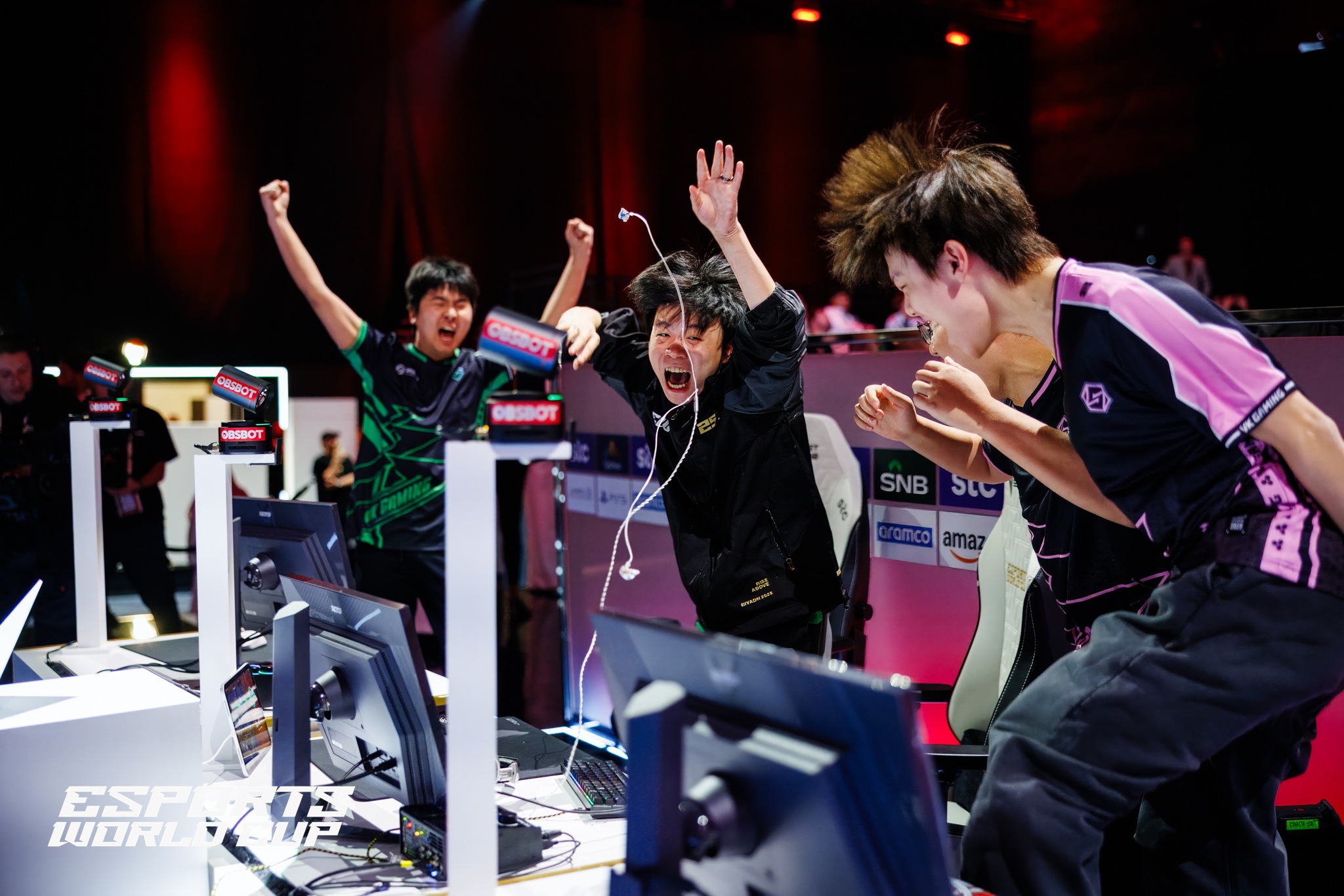 VKG 奪得《APEX 英雄》EWC 電競世界盃冠軍 台灣選手 QQ 拿下 MVP《Apex Legends》 - 巴哈姆特