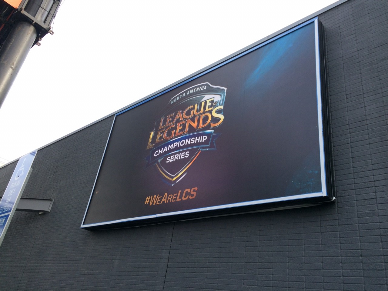 《英雄聯盟》全明星賽今日上午開打 洛杉磯 NA LCS Studio 比賽現場搶先預覽《League of Legends》 - 巴哈姆特