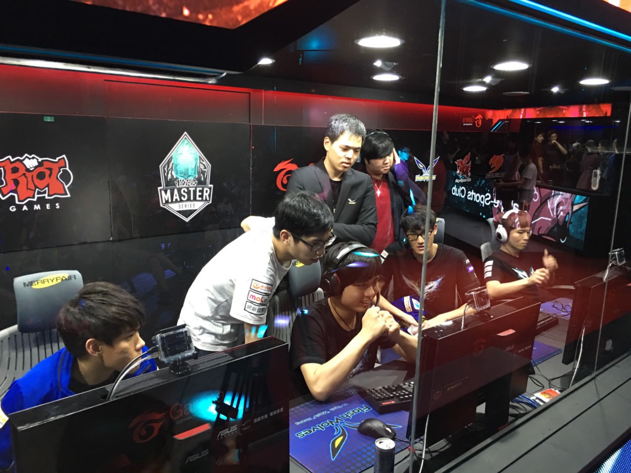 《英雄聯盟》2016 LMS 春季季後賽 FW 大勝 ahq 奪冠軍榮耀與 MSI 邀請賽資格《League of Legends》 - 巴哈姆特