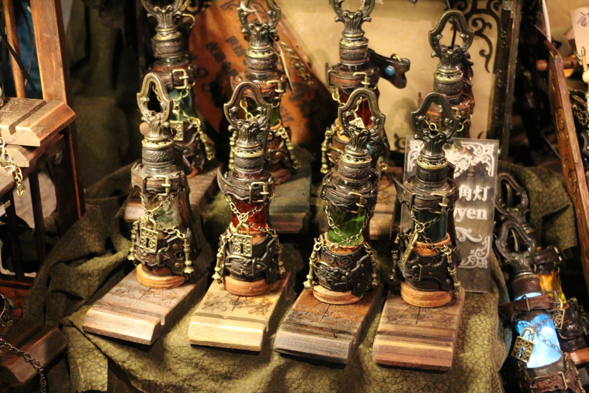 【BitS25】真人 NPC 專業互動！BitSummit「冒險者酒場」重現奇幻 RPG 世界 - 巴哈姆特