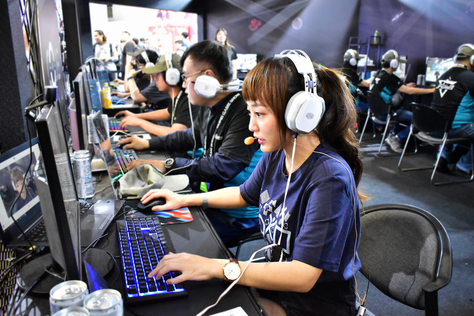 【TpGS 19】競鋒國際結合自製《酉閃町》《CODE2040》等作品證明台灣研發實力 - 巴哈姆特