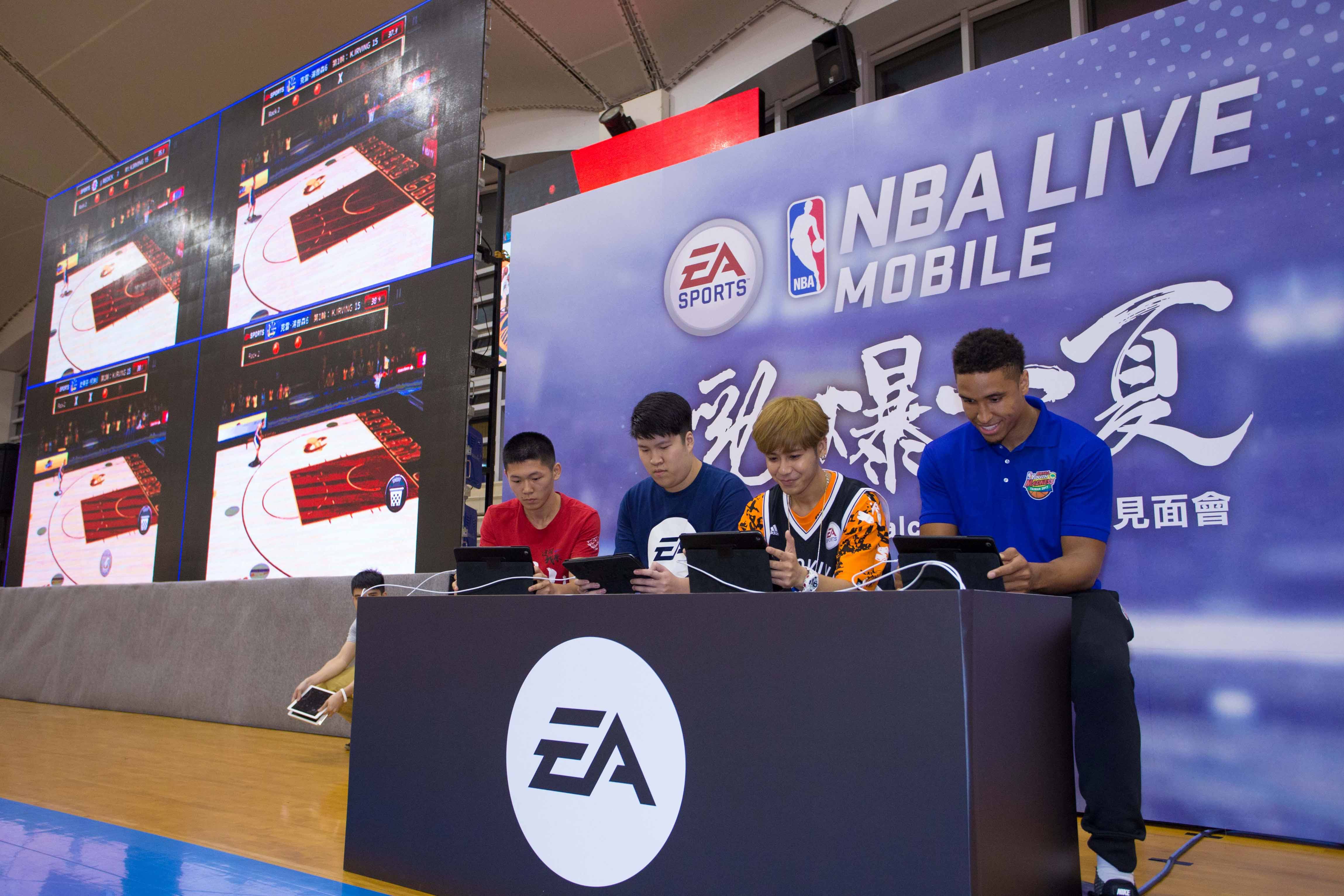 《NBA LIVE Mobile》球星見面會 NBA 年度新人王 Brogdon 現身《NBA LIVE Mobile》 - 巴哈姆特