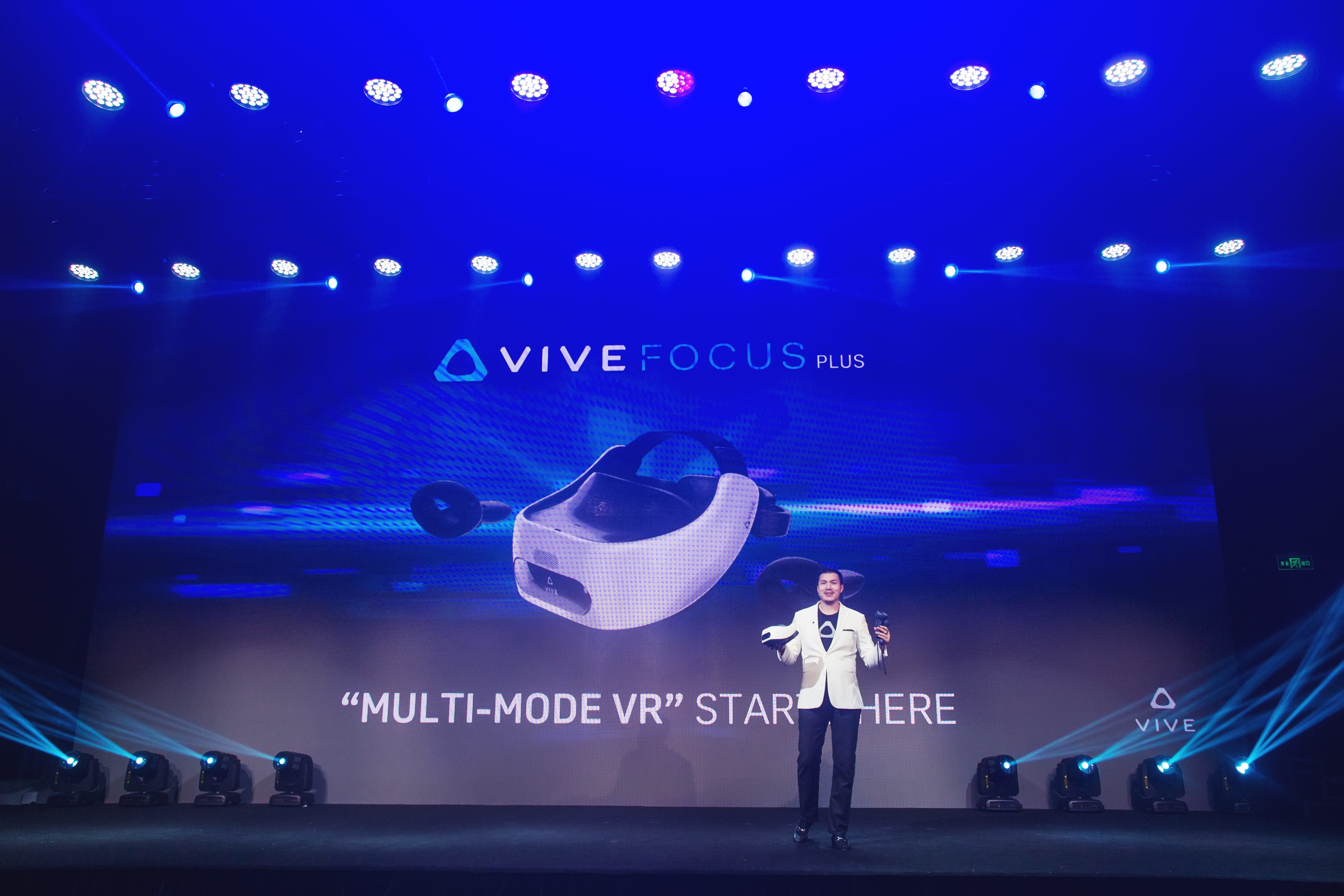 六自由度多模式 VR 一體機 VIVE FOCUS PLUS 公開 展示《一級玩家：綠洲》新功能 - 巴哈姆特