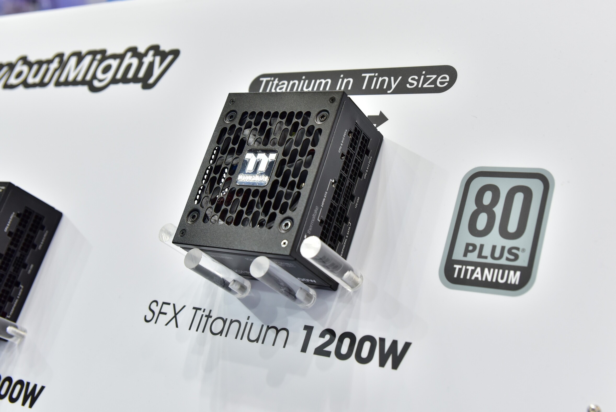 曜越推出鋼影 Toughpower TF3 和鋼影 Toughpower SFX - 巴哈姆特