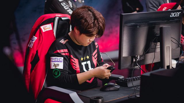 《英雄聯盟》知名戰隊 SKT 宣布 2018 年賽季陣容 Huni 將轉隊、Kkoma 接任總教練《League of Legends》 - 巴哈姆特