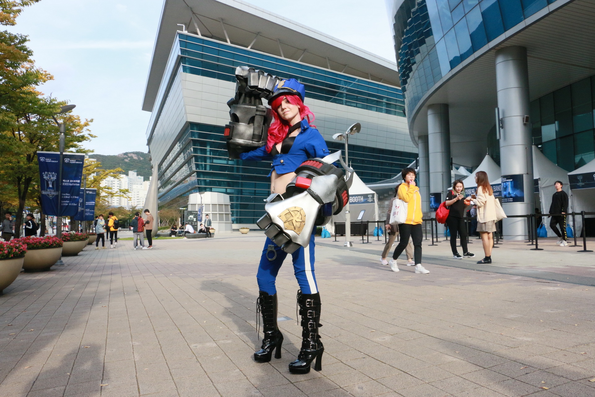 《英雄聯盟》2018 世界小組賽第五天 B 組對決 RNG、C9、VIT、GEN 將力拼晉級資格《League of Legends》 - 巴哈姆特