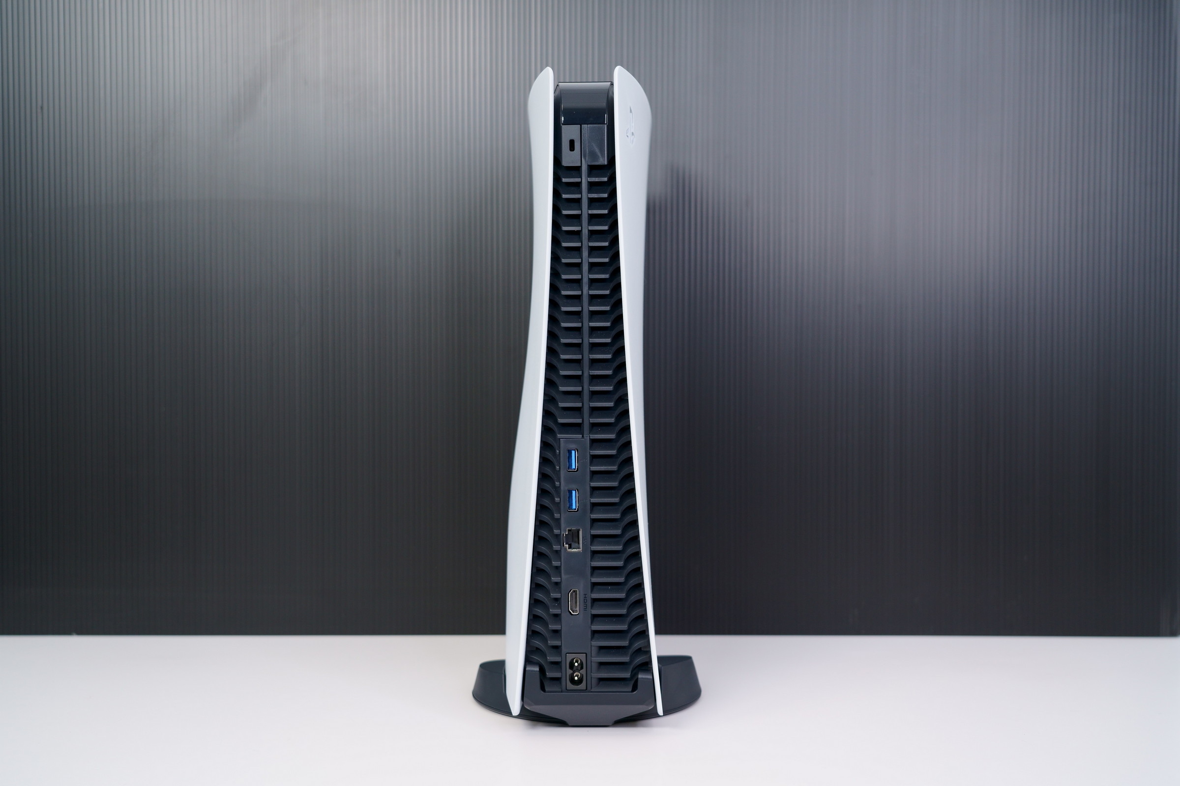 邁入新世代！ PlayStation 5 主機與 DualSense 控制器巴哈姆特一手開箱報導 - 巴哈姆特