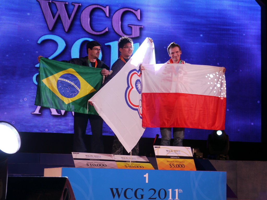 【WCG 11】台灣奪得一金二銅 《狂飆極速 6》張永吉獲得世界冠軍 - 巴哈姆特