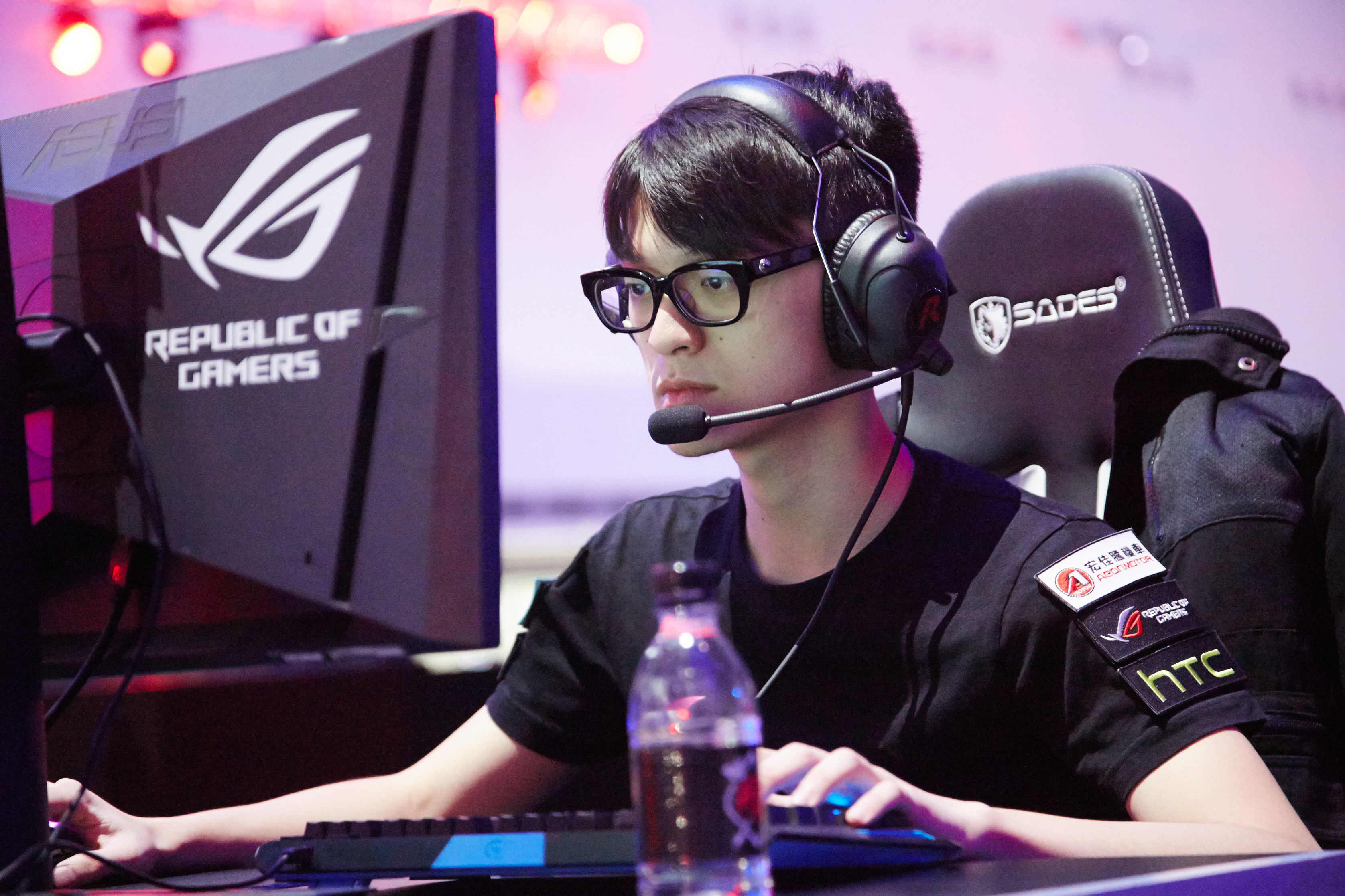 《英雄聯盟》戰隊 J Team 曝光隊長 FoFo 成長影片 談去年全明星賽 LMS 夢幻組合感想《League of Legends》 - 巴哈姆特