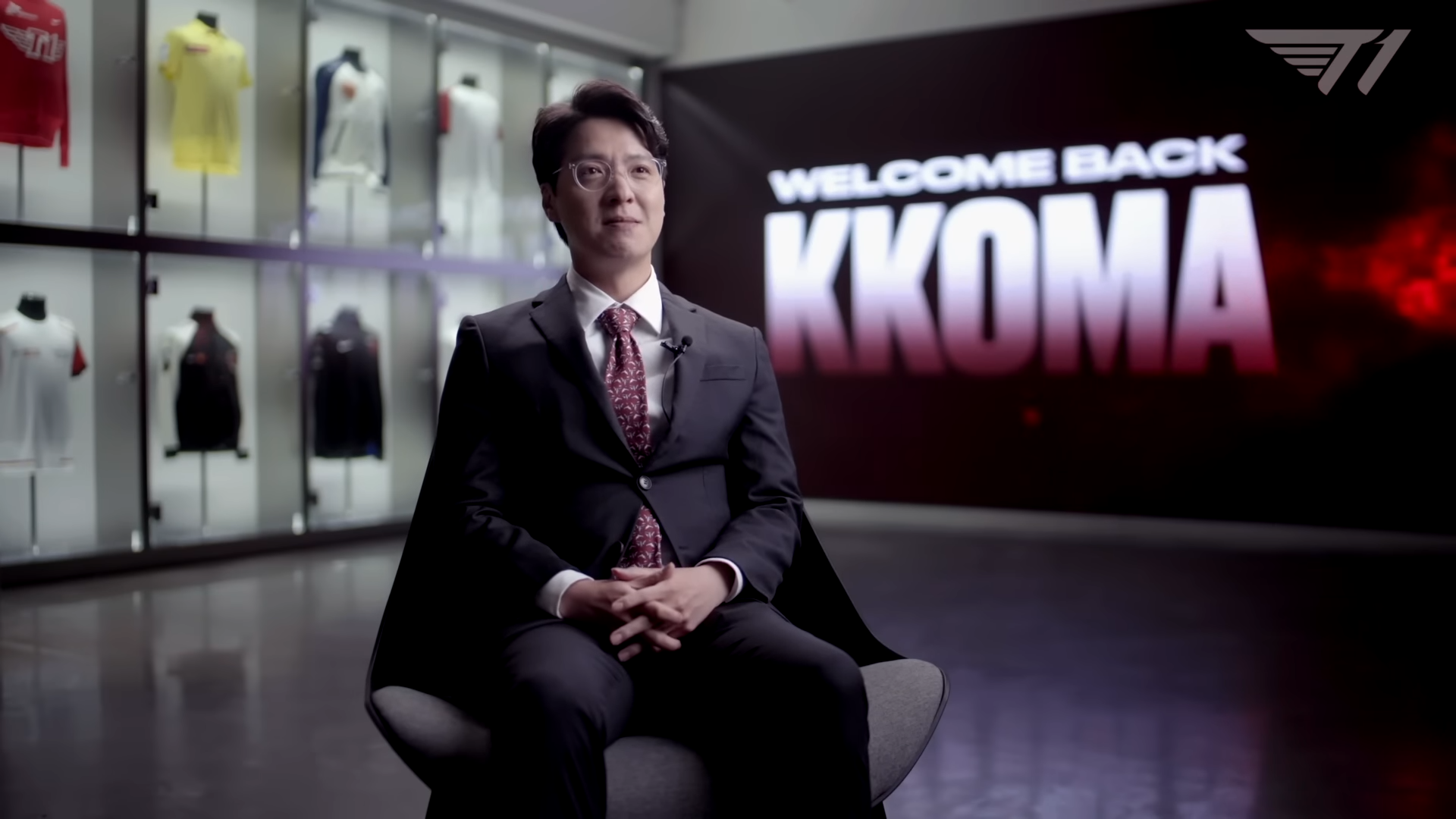 《英雄聯盟》世界冠軍戰隊 T1 宣布三冠教練 kkOma 回歸擔任監督《League of Legends》 - 巴哈姆特