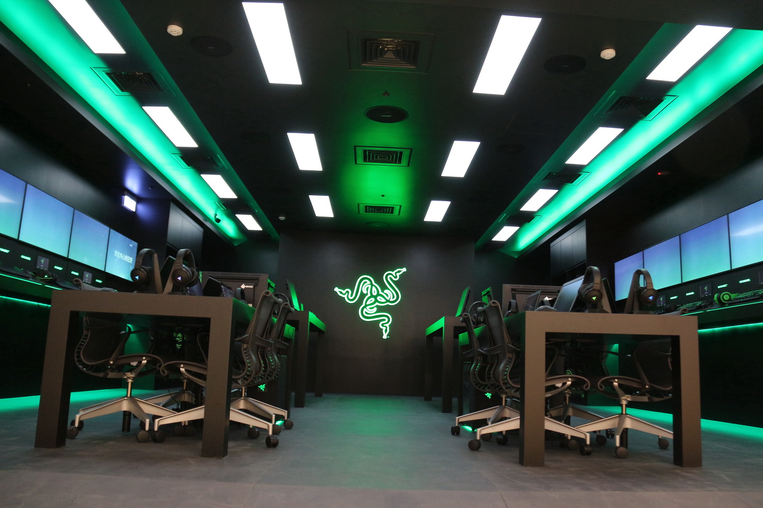 Razer 全球首家旗艦店在台開幕 展出眾多旗下遊戲系統、周邊等產品供玩家盡情體驗 - 巴哈姆特