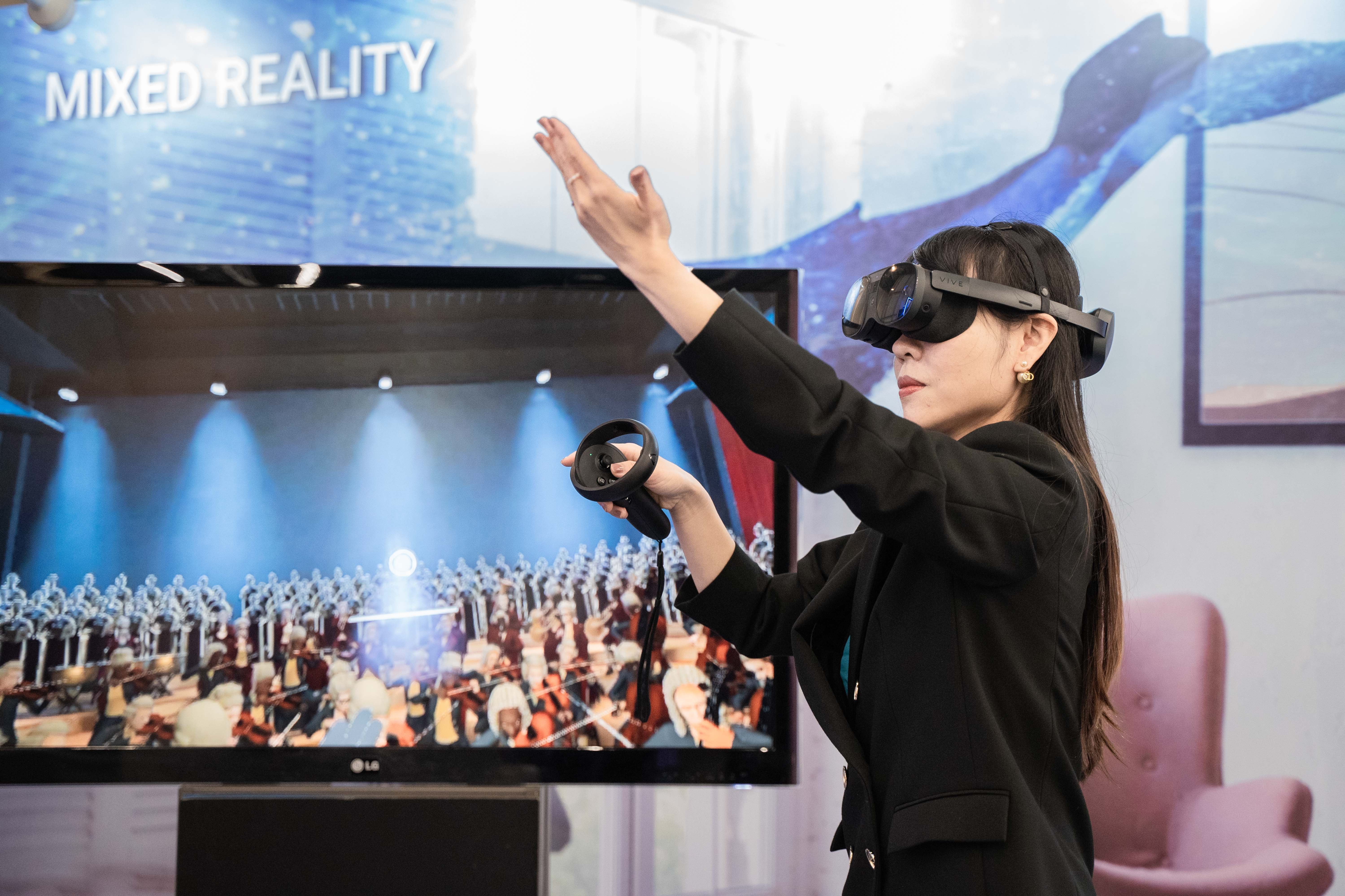 HTC 首款 XR 裝置「VIVE XR Elite」2 月上市 即日起開放預購 - 巴哈姆特