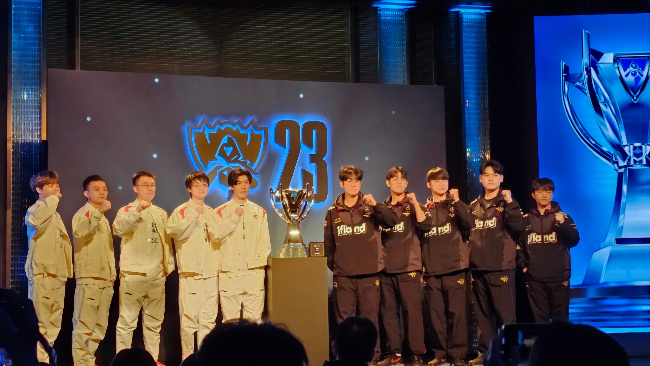 《英雄聯盟》2023 世界大賽總決賽週日開打 隊伍 WBG 擲硬幣獲勝首場選擇藍方《League of Legends》 - 巴哈姆特