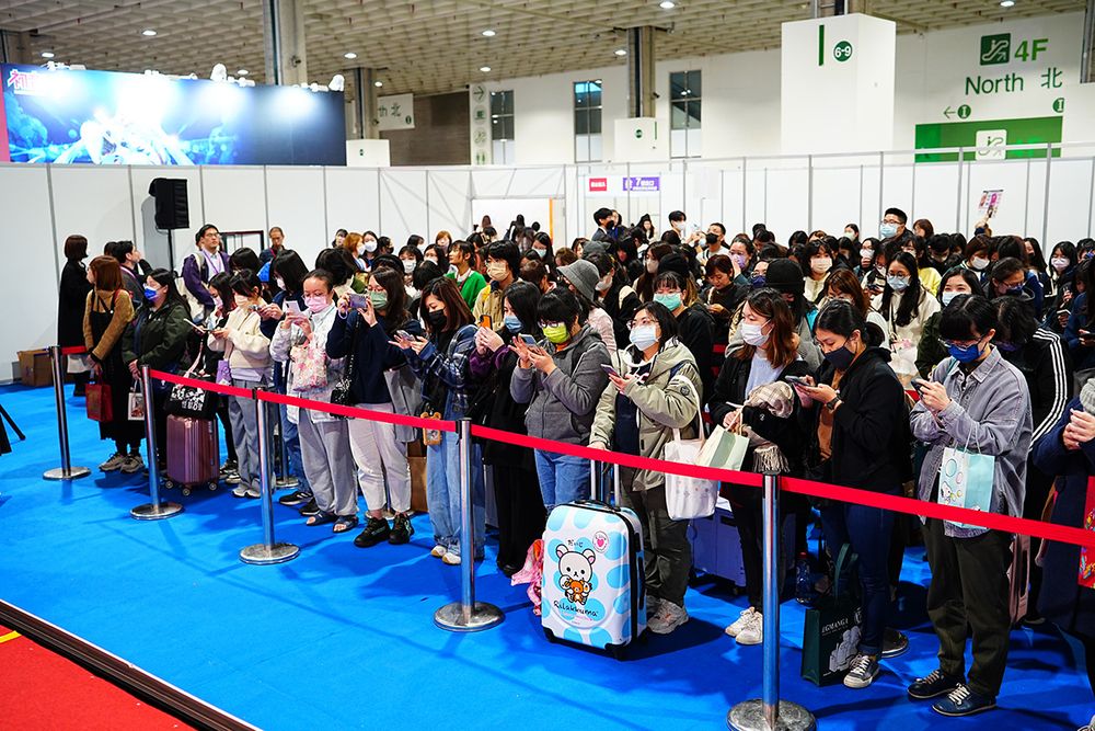 【TiCA25】BL 漫畫《治癒悖論 deeper》昼寝シアン簽名會登場《HEALING PARADOX》 - 巴哈姆特